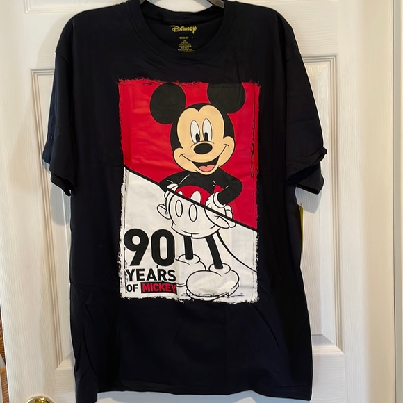 Disney | Shirts | Mens Disney Graphic Tshirt Original Disney Attire ...